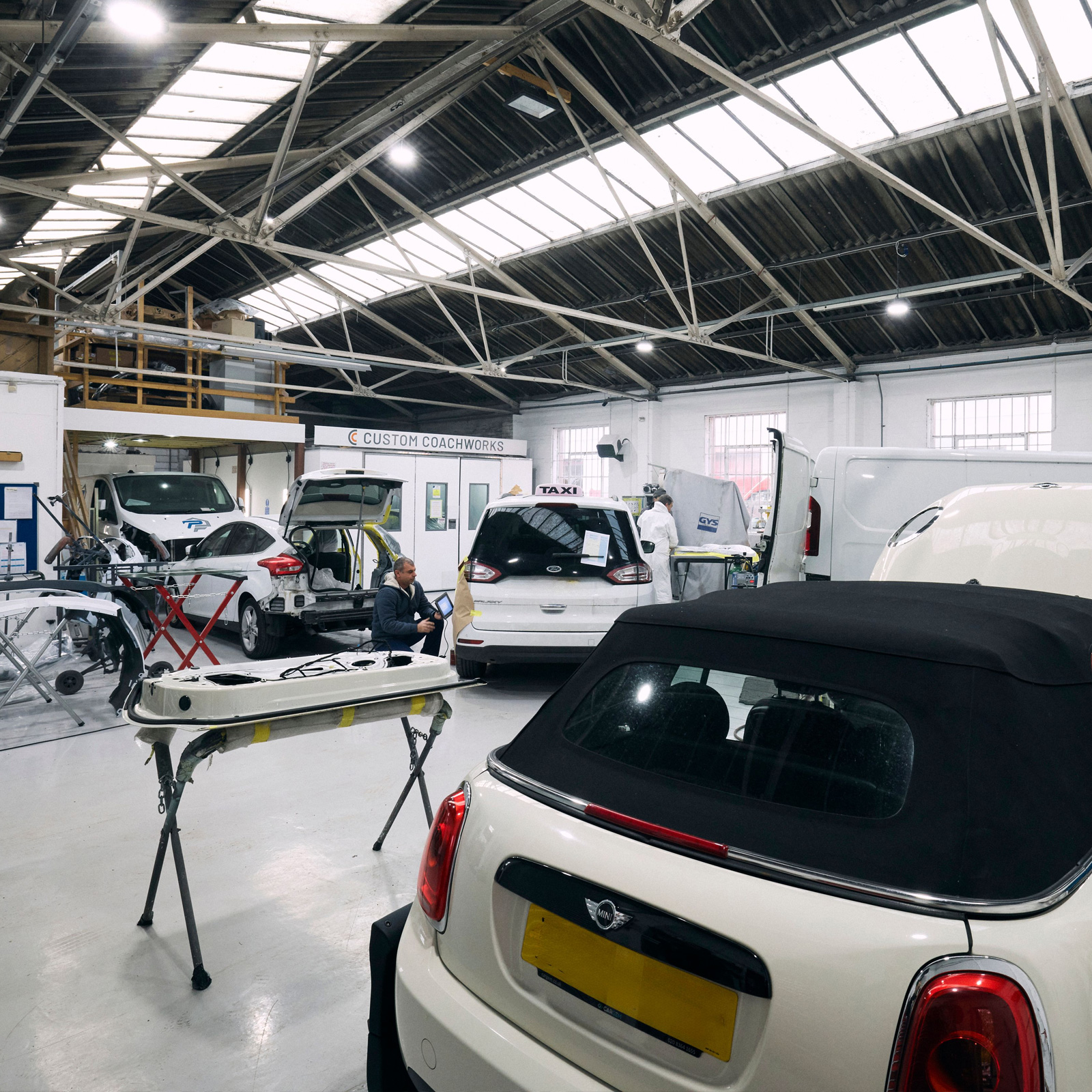 About Us | Custom Coachworks | Vehicle Damage Repairs